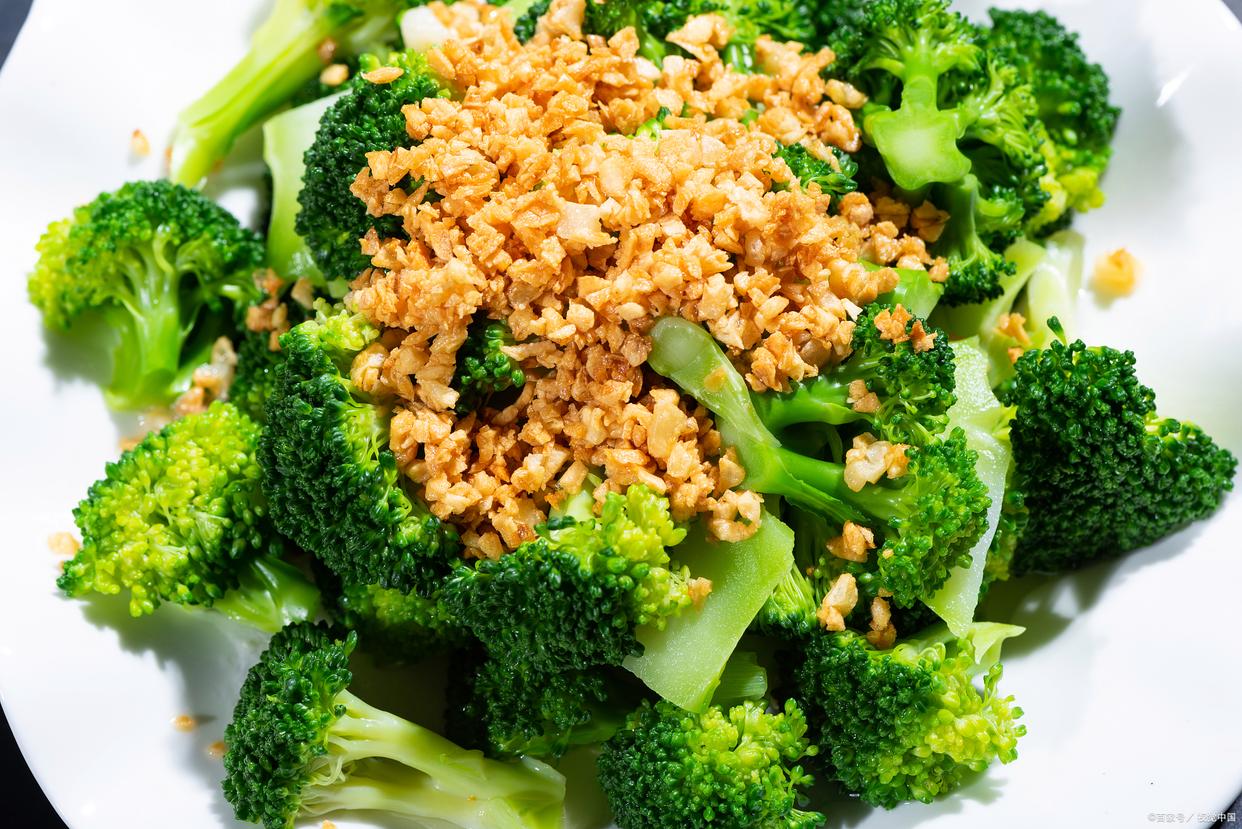 Fresh and refreshing, Garlic Broccoli makes you fall in love with ...