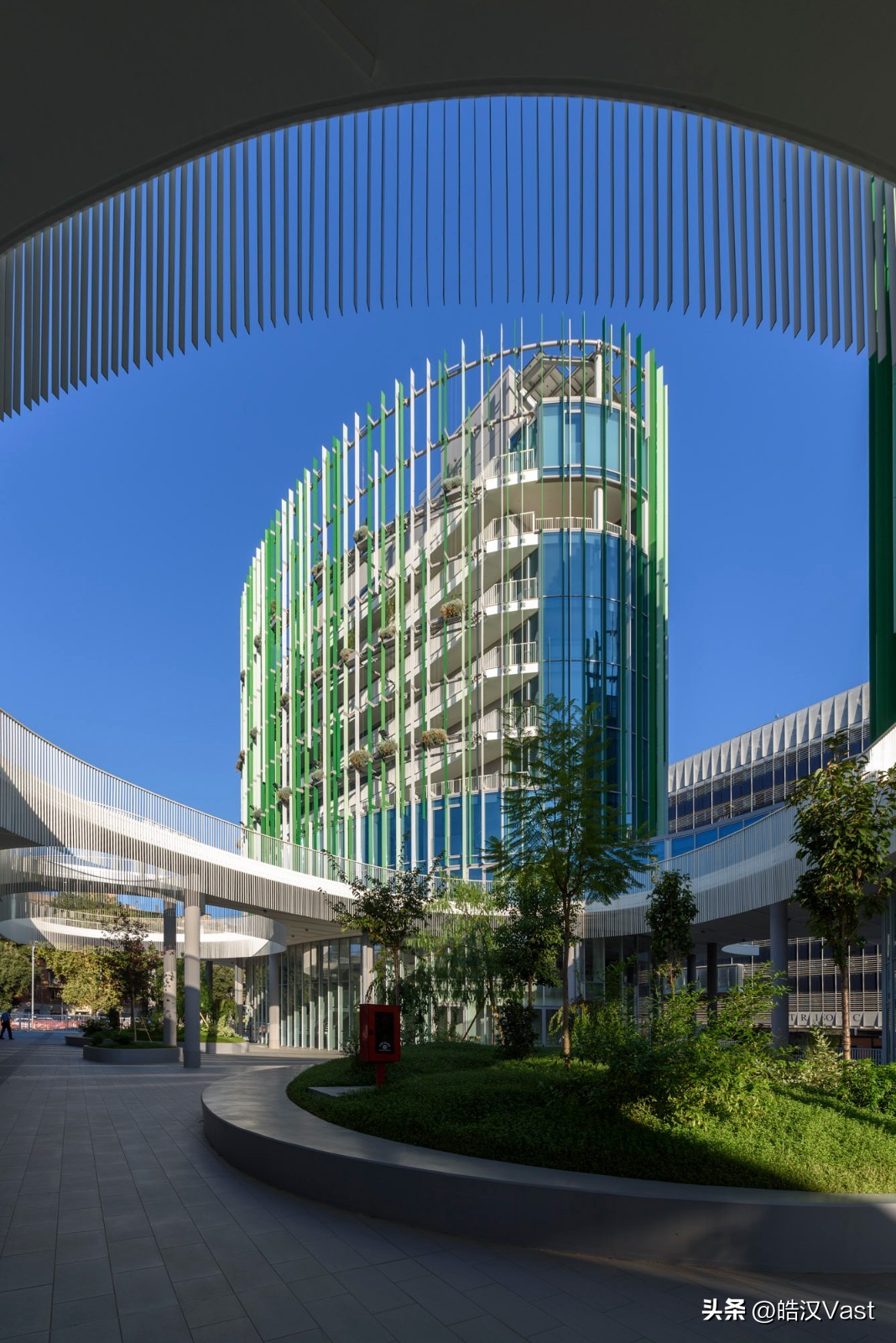 "Dazzling Architecture" industrial area transformed into the new ...