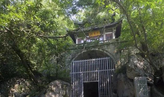 Many people know about the KMT-CCP negotiations in Chongqing, but do ...