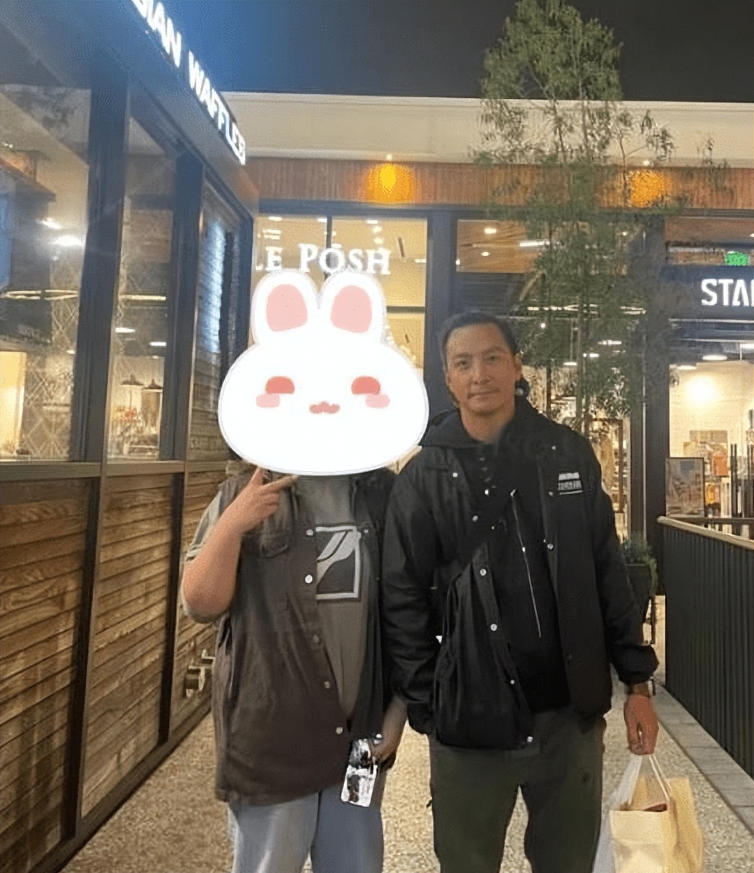 Wu Yanzu was met by chance on the street with a super low-key photo ...