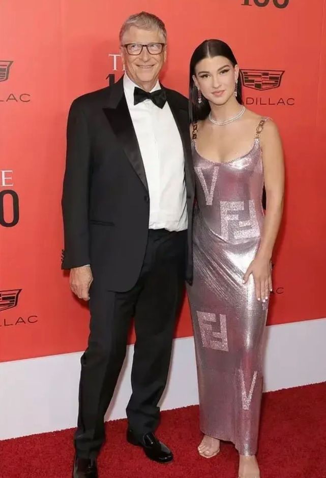 66-year-old Bill Gates and his daughter are in the same frame, and the ...