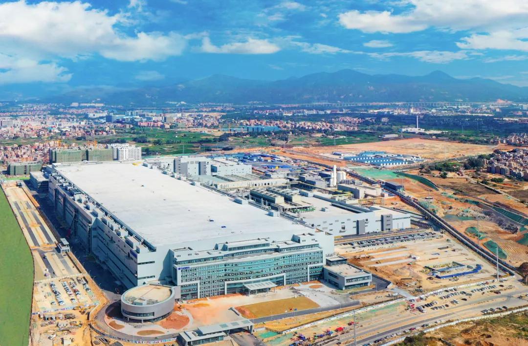 Tianma Display Technology's sixth-generation flexible AMOLED production ...