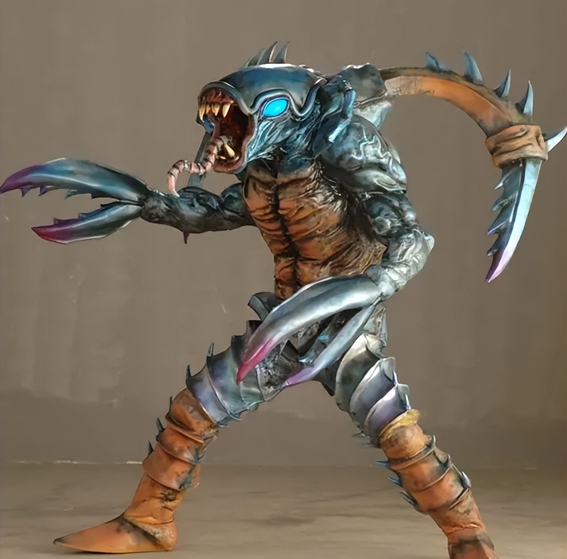 The fierce battle with the thorn wood beast and the grasshopper beast ...