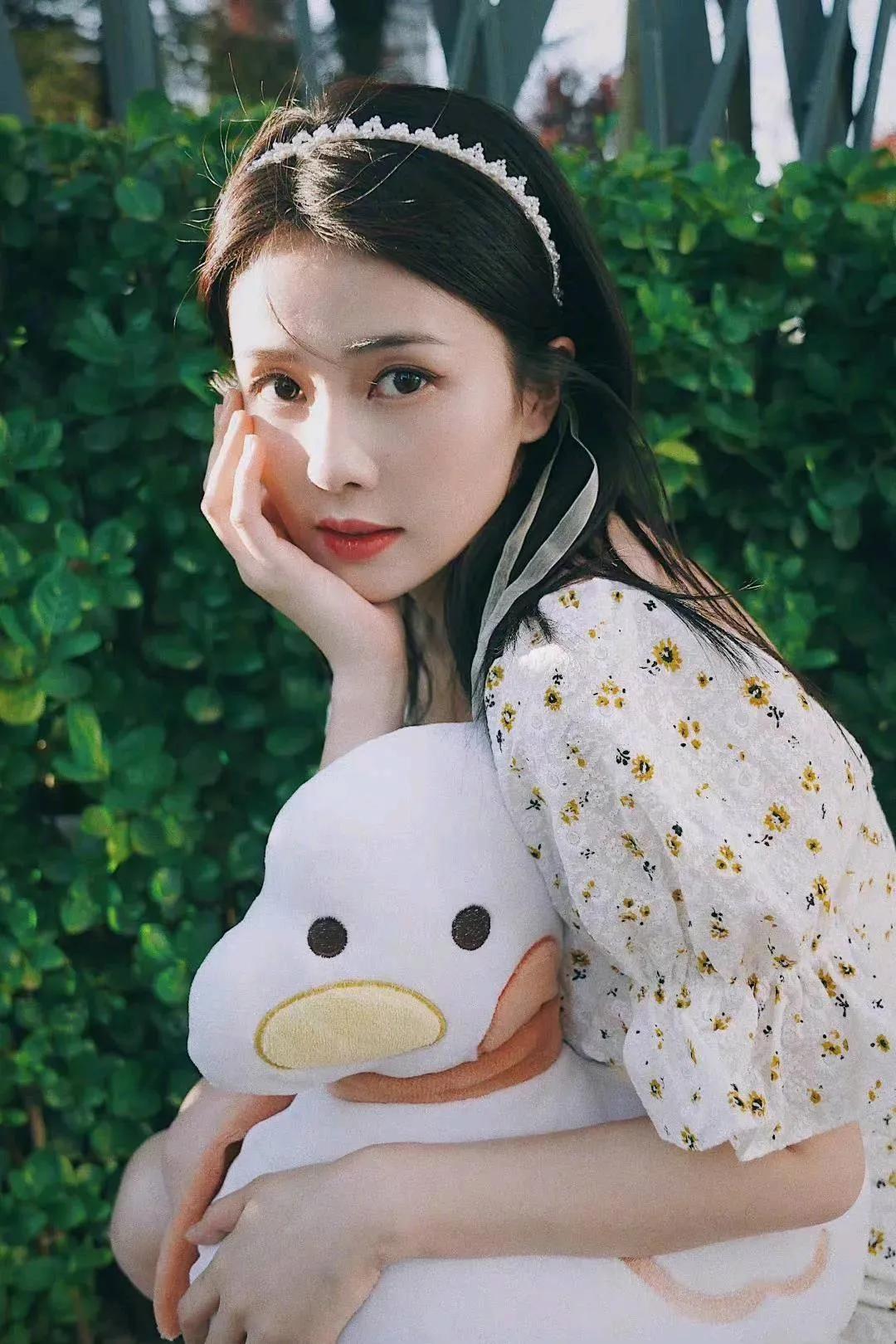 Bailu's original name: Bai Mengyan, born in Changzhou in 1994, has a ...