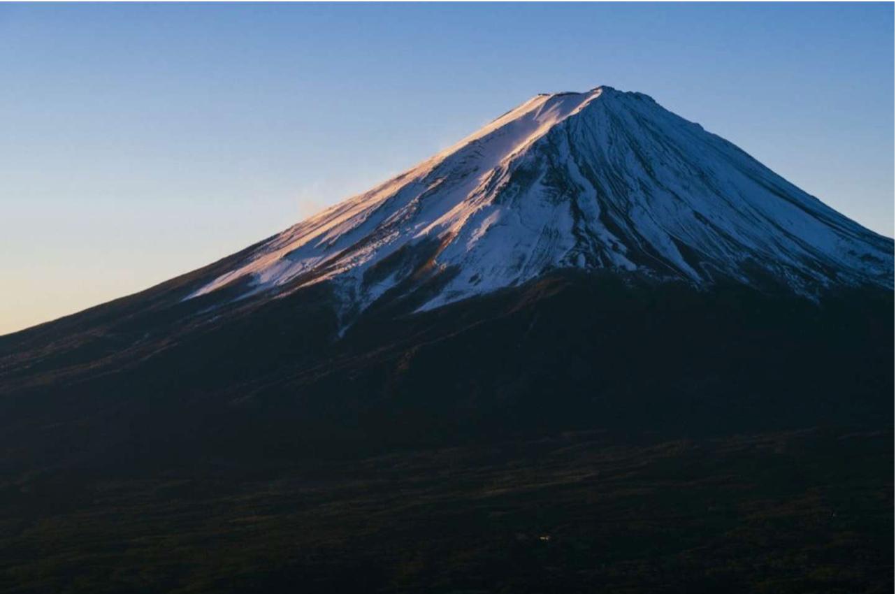 Mount Fuji is indeed the number one in Japan!It can be seen from far ...