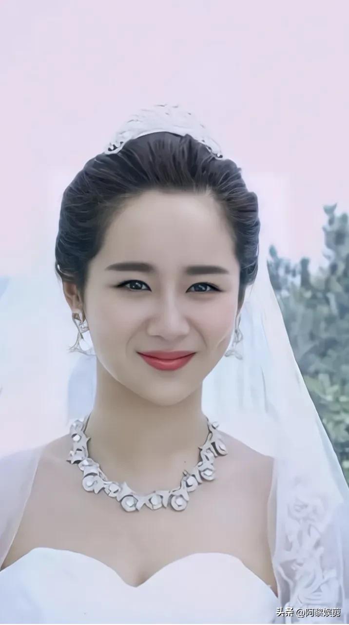 Do you like Yang Zi like this?This is Xia Ran played by Yang Zi, a ...