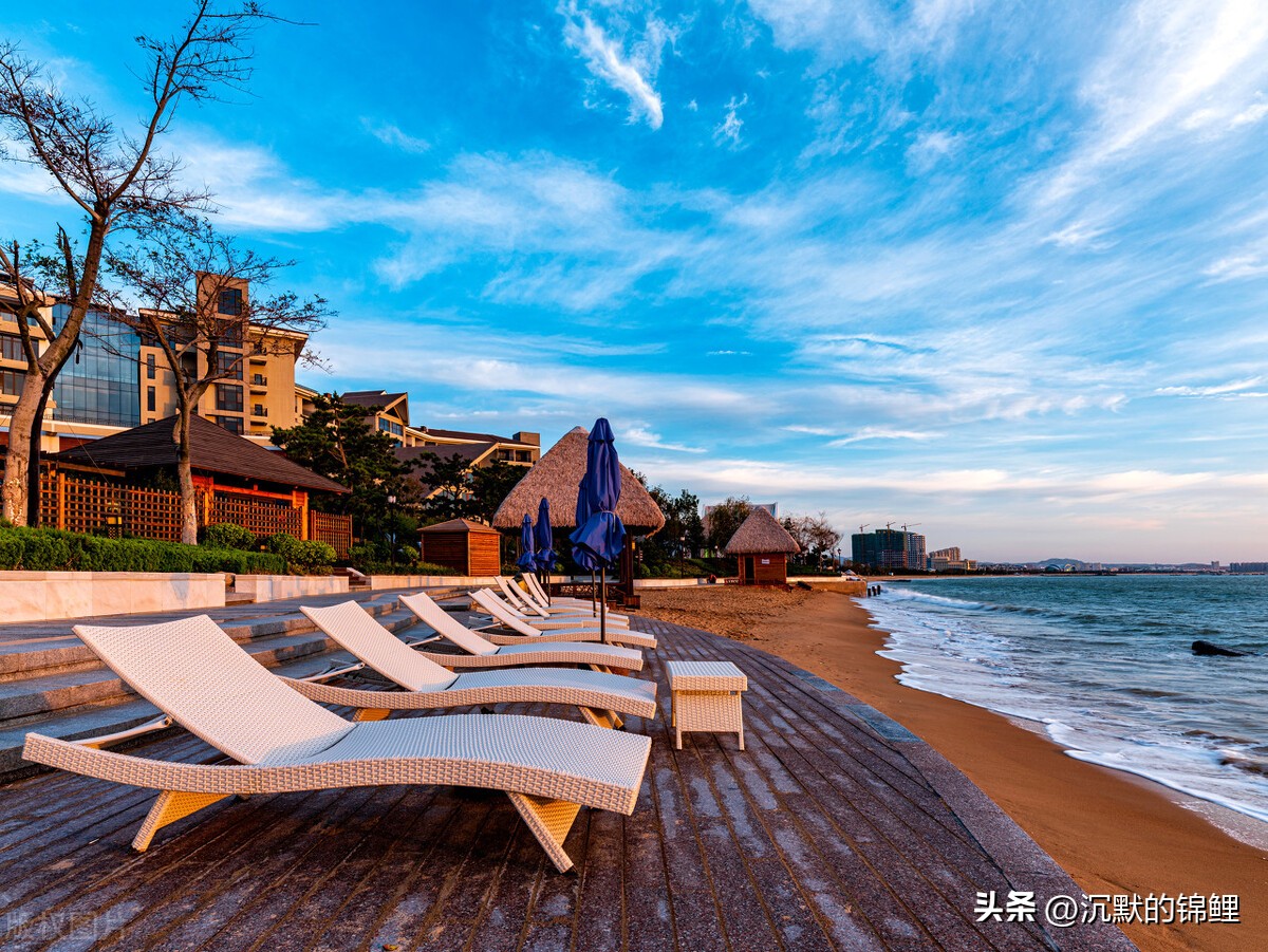 Seeing this beautiful seascape, I realized that there is another ...