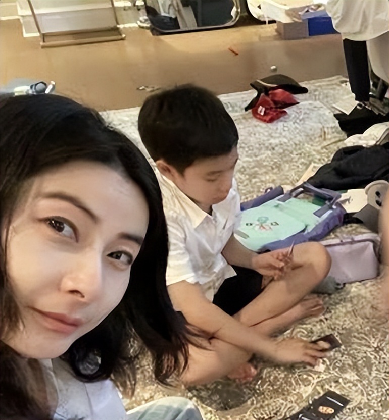 Guo Jingjing celebrates Huo Qigang's birthday. The three-character name ...