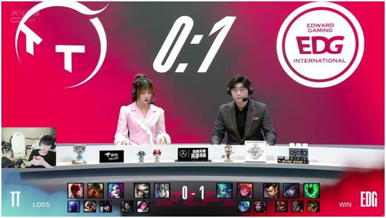 Huya LPL: Attitude AJ sits in the second live broadcast room!Speaking bluntly Uzi's starting is ...