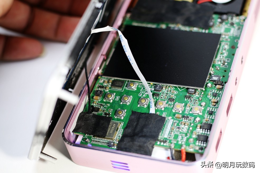 Do you know the projector?Let me tell you what it looks like inside ...