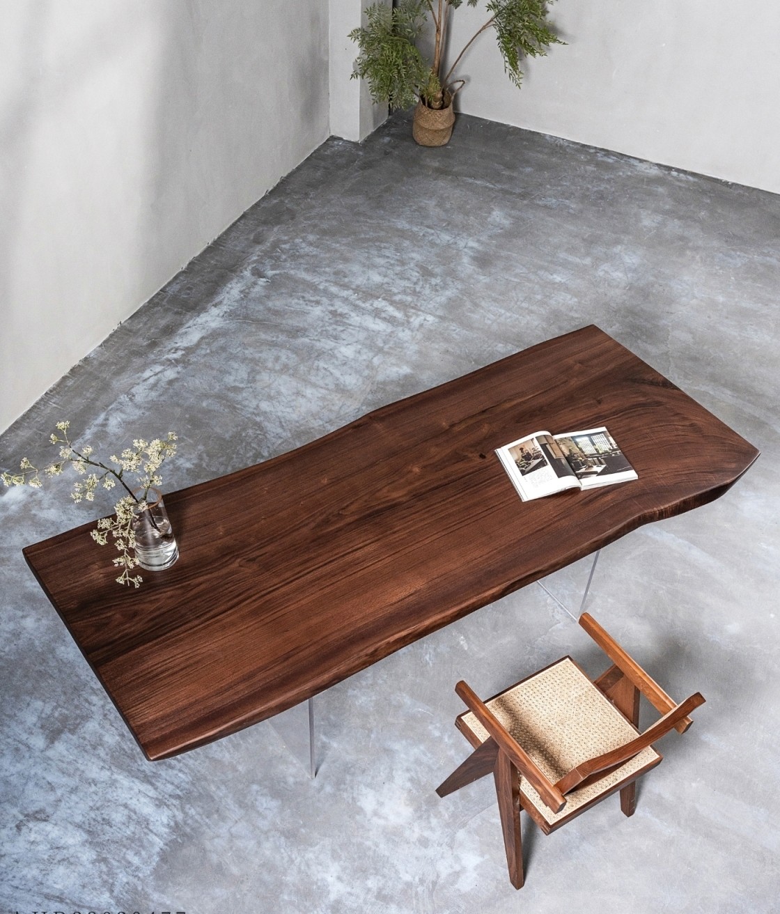 Find a good-looking table, and the decoration depends on it - iNEWS