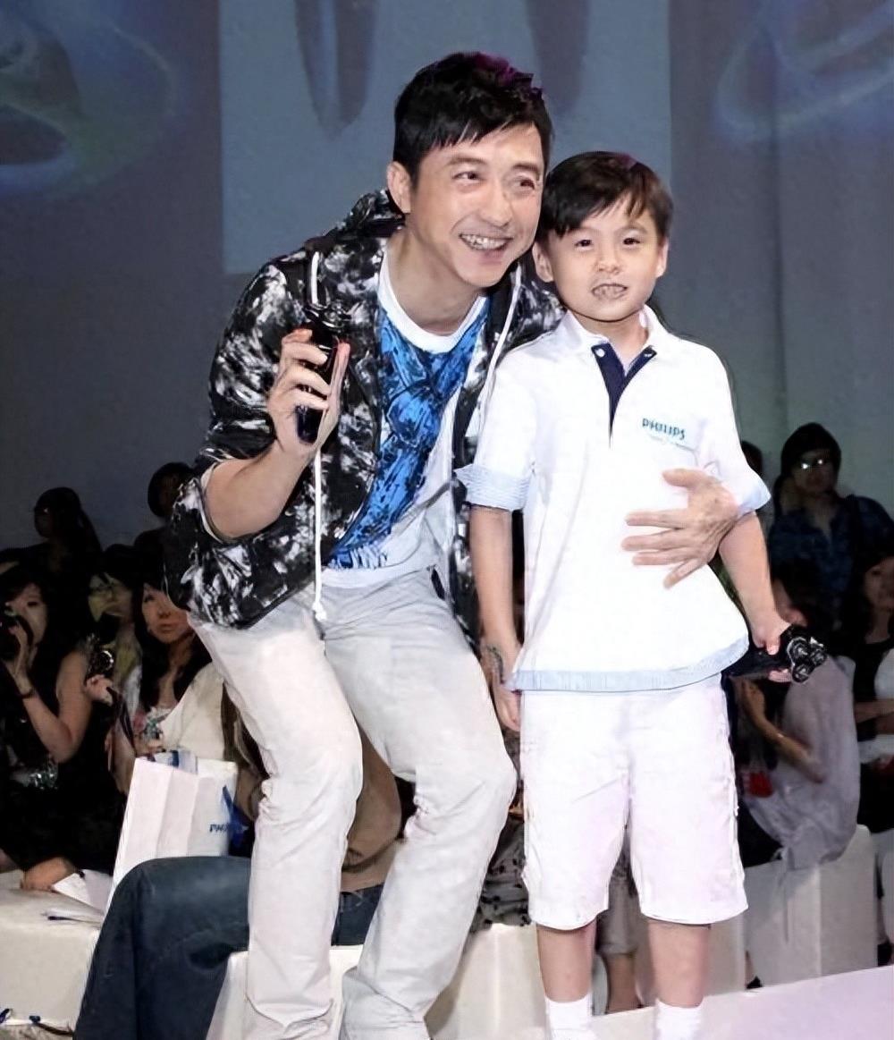 Yu Chengqing's son came out and officially announced: “I am gay and I ...