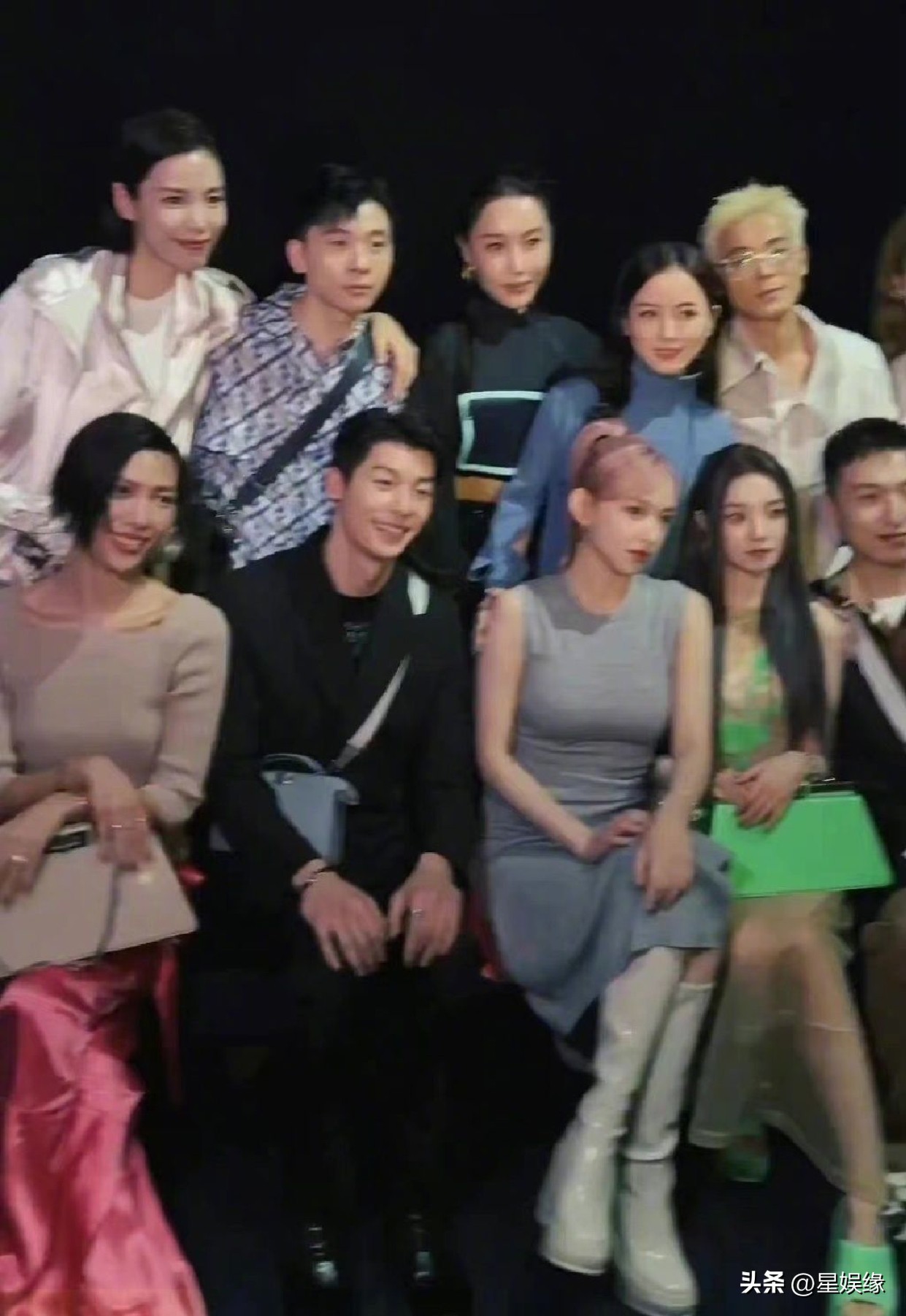 So seductive! Xu Guanghan, Song Yuqi and Cheng Xiao are in good ...