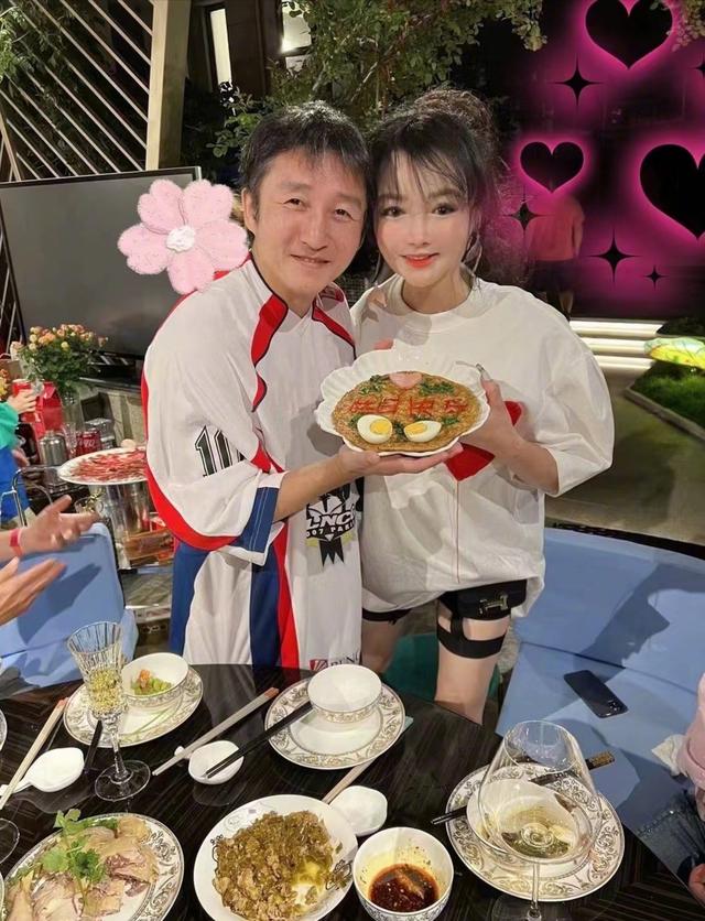 So hi!Ran Yingying and Liu Genghong, Wu Zun and Wang Zulan had a party, Zou Shiming enjoyed his ...