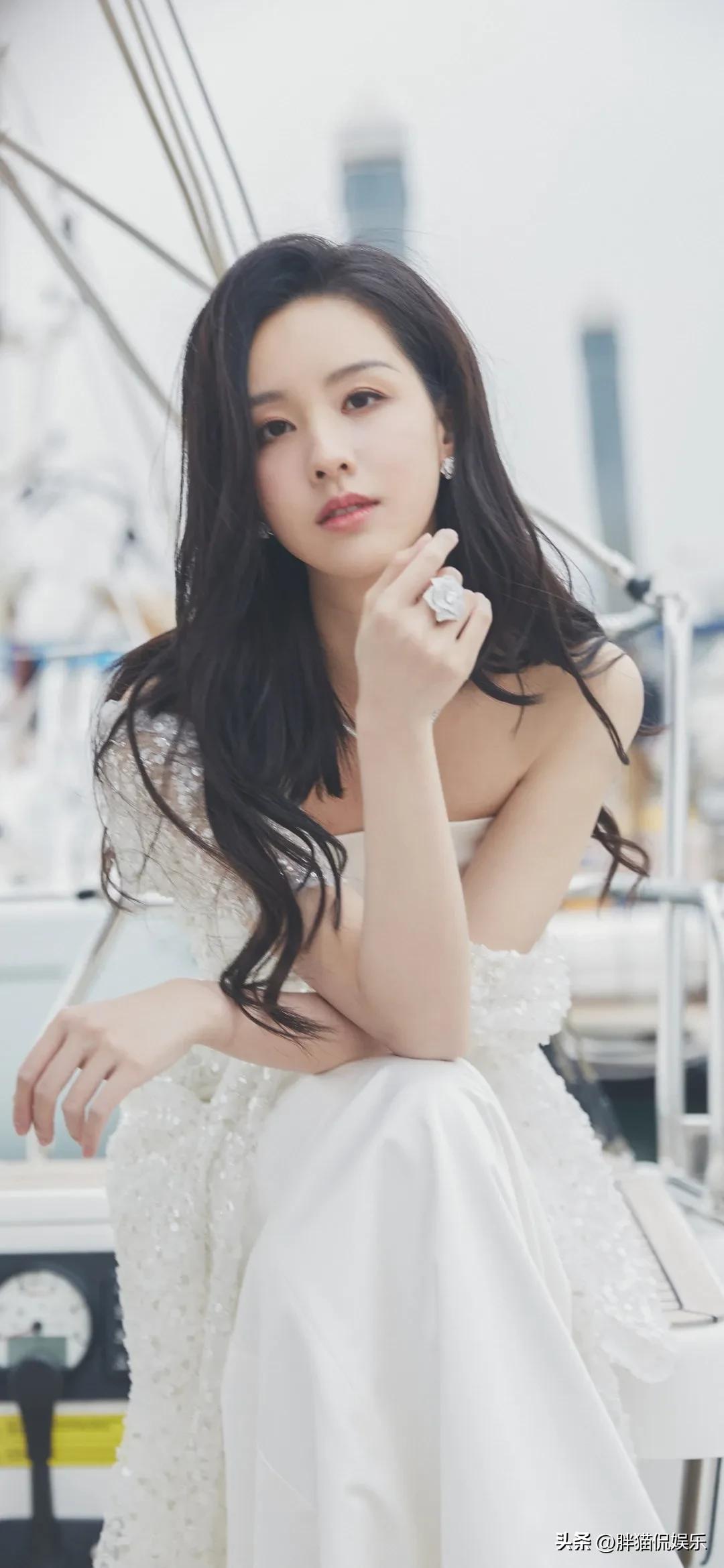 Bailu's modern clothes are more atmospheric and stunning than her ...