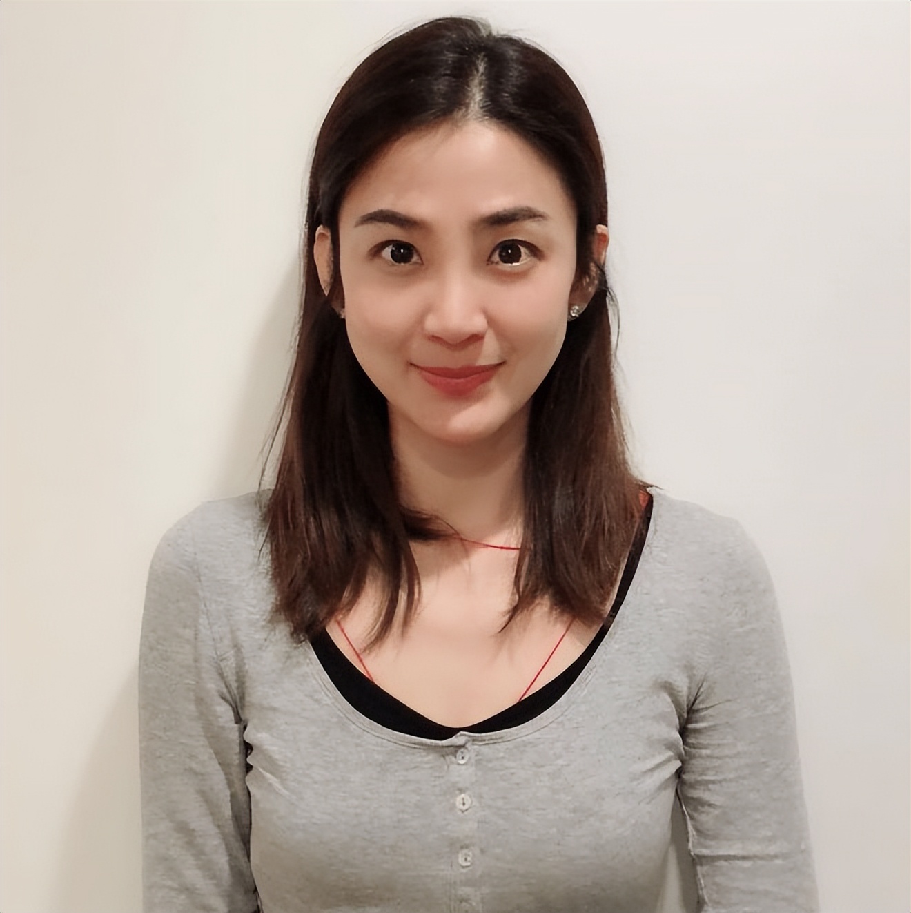 Hong Xiaoling: Born as a model, she created the classic "Ou Yaruo". - iNEWS