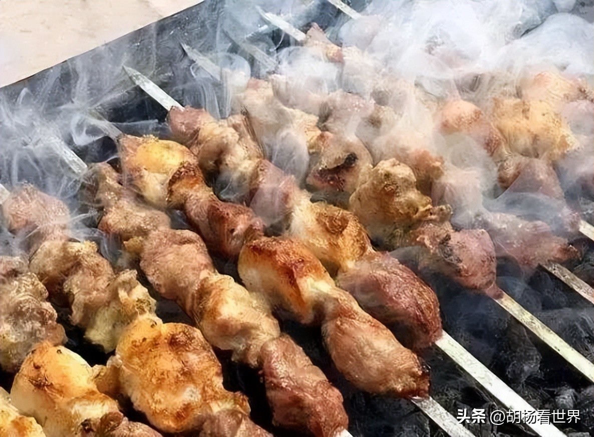 Delicious in memory, Xinjiang special food roast lamb - iNEWS