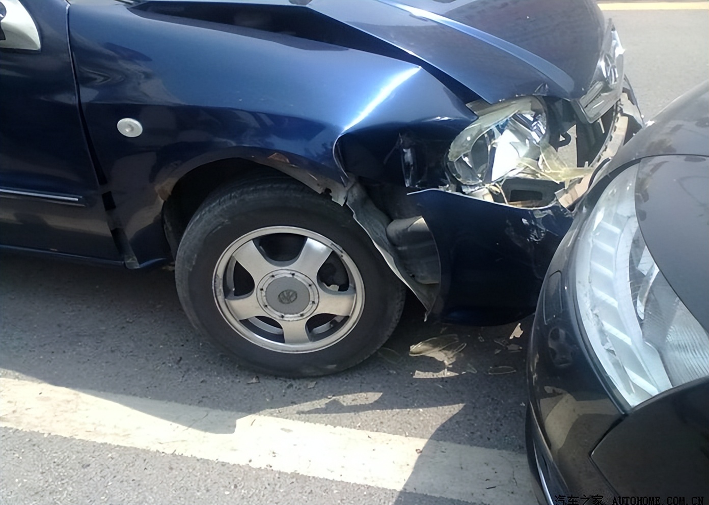 Analysis of car bumper in low-speed collision, what impact did it have ...