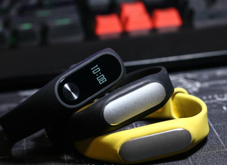 Review the classics: Mi Band 2, a milestone in smart bracelets - iNEWS