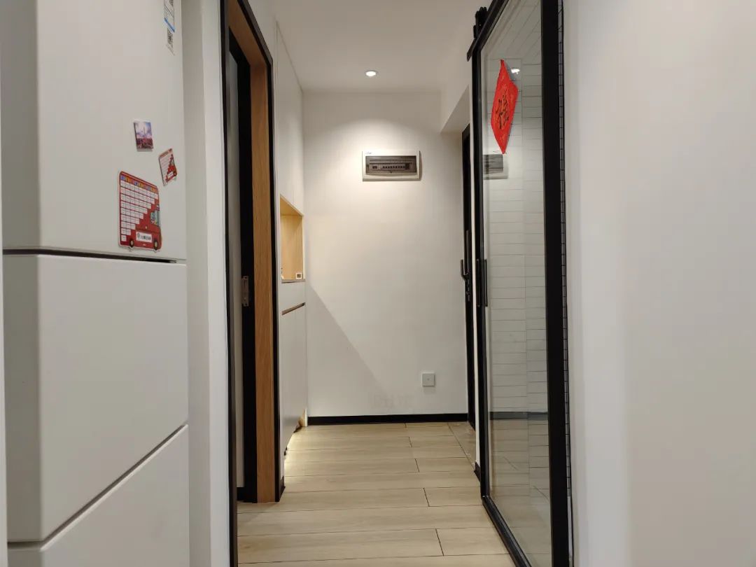 Explosive renovation of 68 square meters old and small, irregular ...