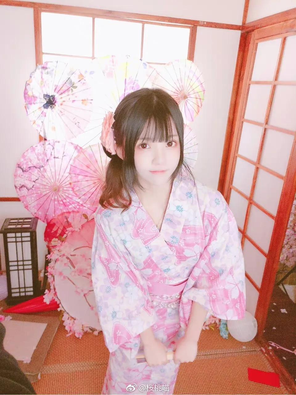 Favorite photo blogger - Cherry Peach Meow - iNEWS