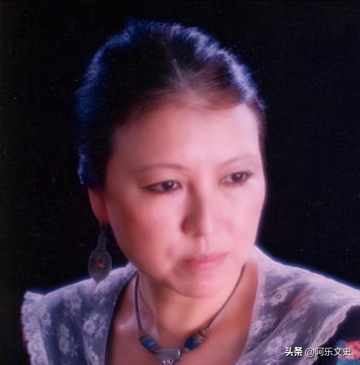 The second time Sanmao saw Wang Luobin, he said, "Buy me a suite", and ...