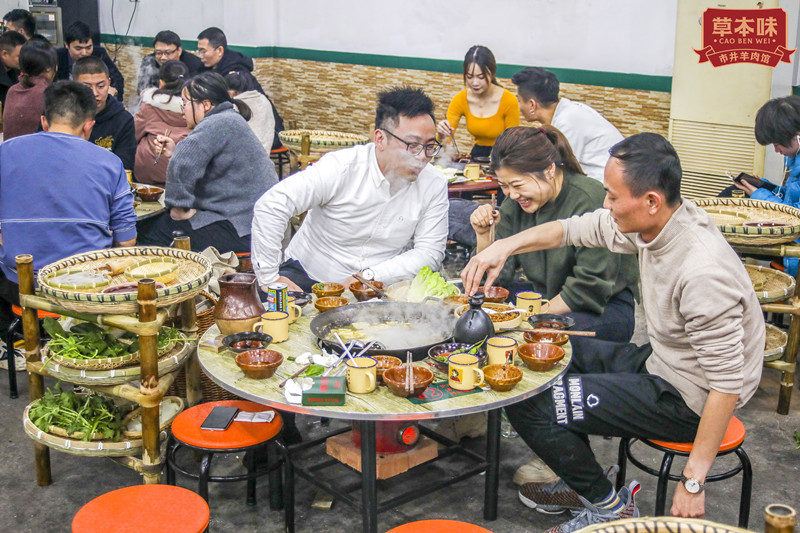 Eating mutton in the autumn wind - herbal flavor market mutton ...