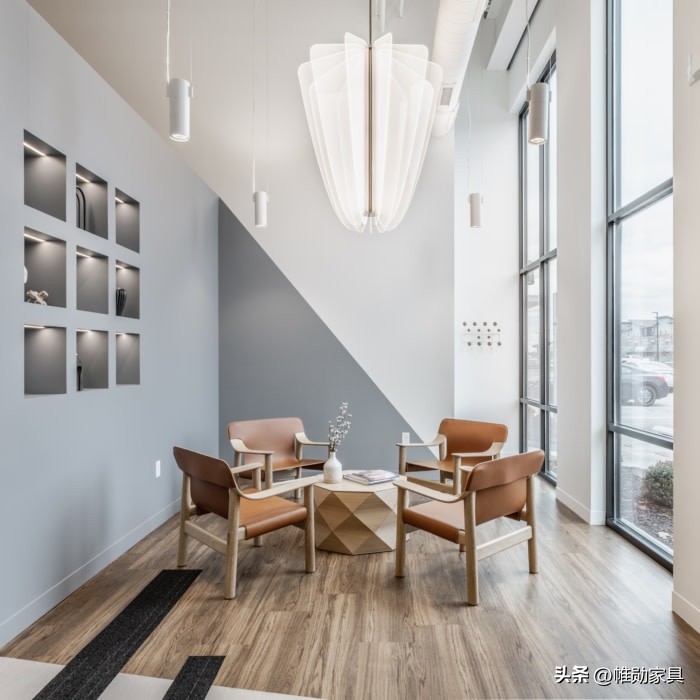 It is a pleasure to work in such a modern and warm office. - iNEWS