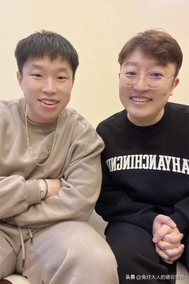 Cao Heyang of Deyun Society posted a photo with Zhang Jiuling, and is ...