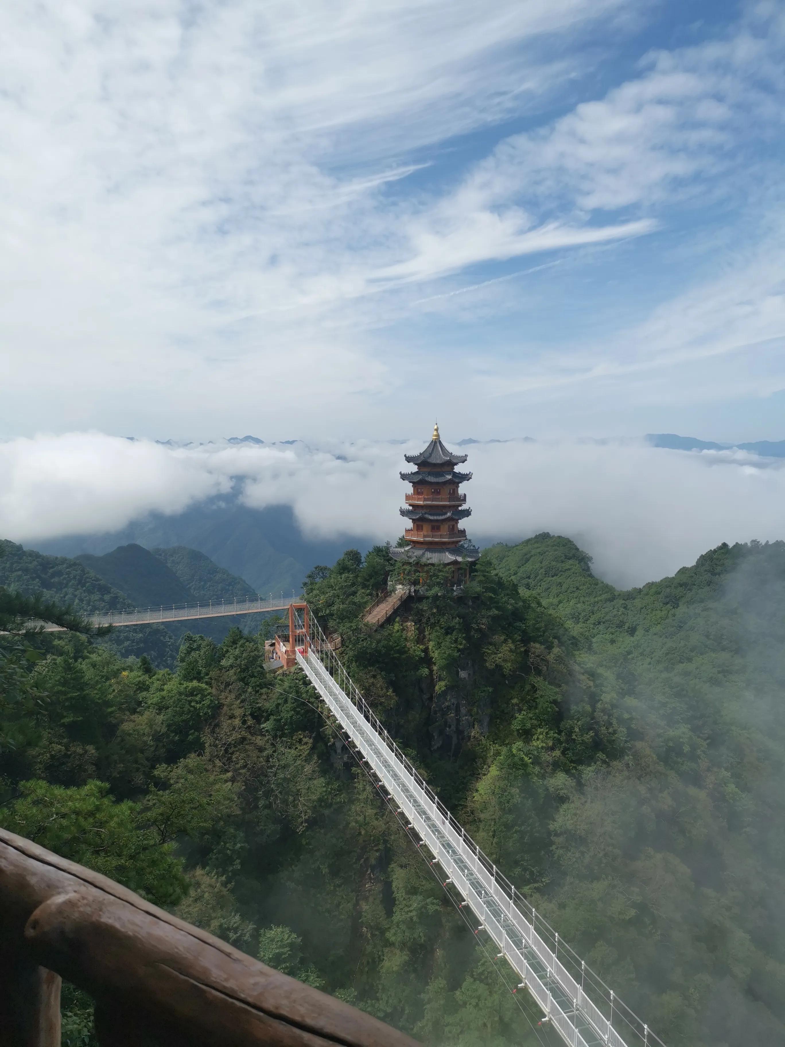 Climbing the Qinling Mountains (Nanshan Luankan) - iNEWS