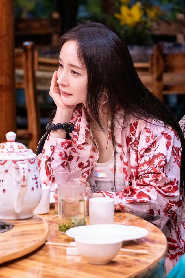 It is revealed that Yang Mi will leave Jiaxing, and the reason for leaving also surfaced, or it ...