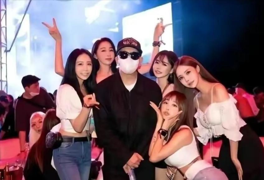 Gu Junye successfully transformed!Big S supported him from a distance ...