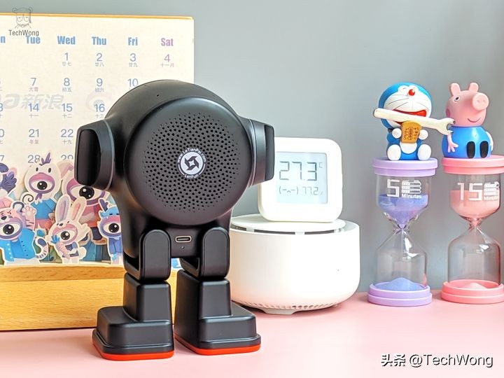The "cute pet" on the desktop, the optimist desktop robot, has good ...