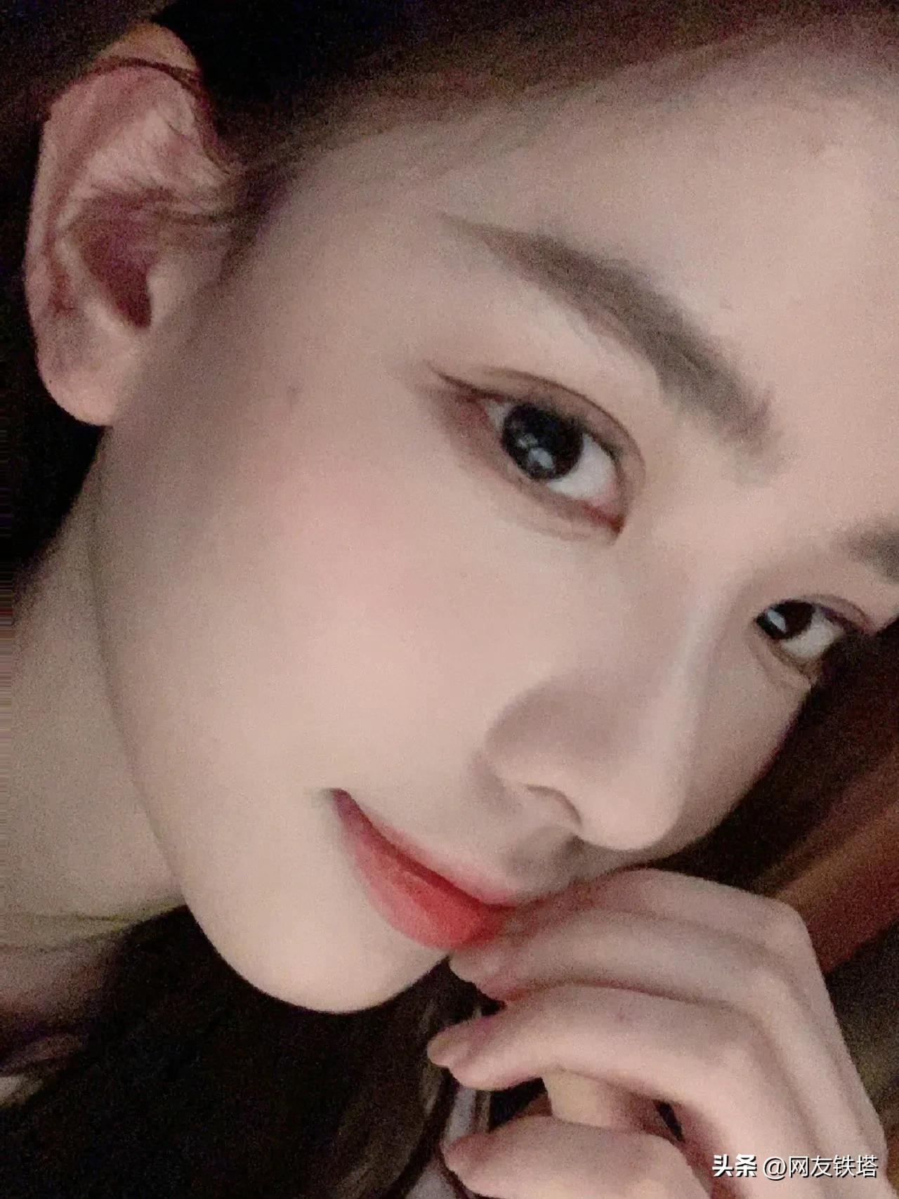 Sun Yining wallpaper: Be the woman Wang Sicong can't get. - iNEWS