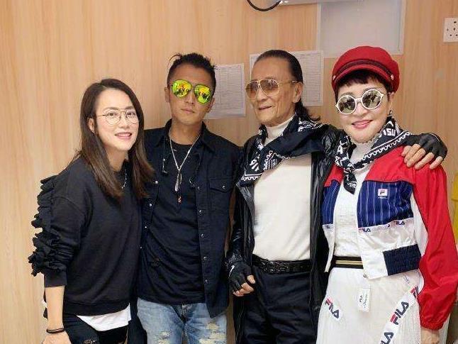 Show off the mansion where Nicholas Tse lives now. The walls of the ...