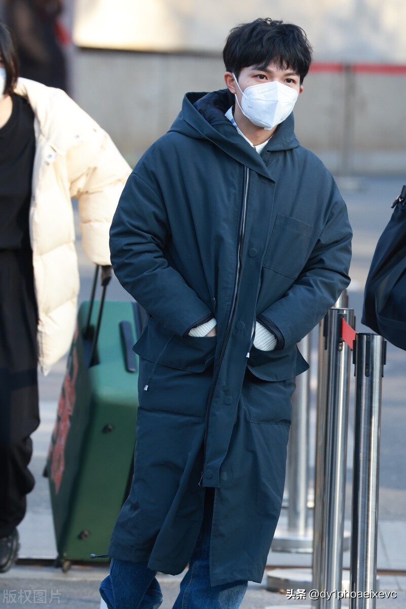 Wan Qian, Ling Hua, Zhou Shen, Sha Yi, He Bing and other stars appeared ...