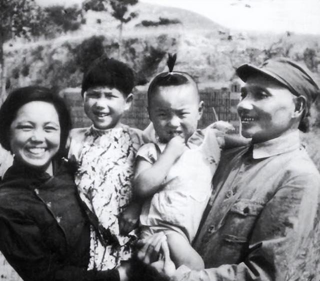 Deng Nan, the second daughter of Comrade Xiaoping, was the chief ...