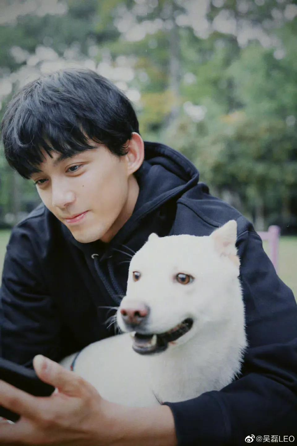 The story of Wu Lei and the stray dog Xiaobei - iNEWS