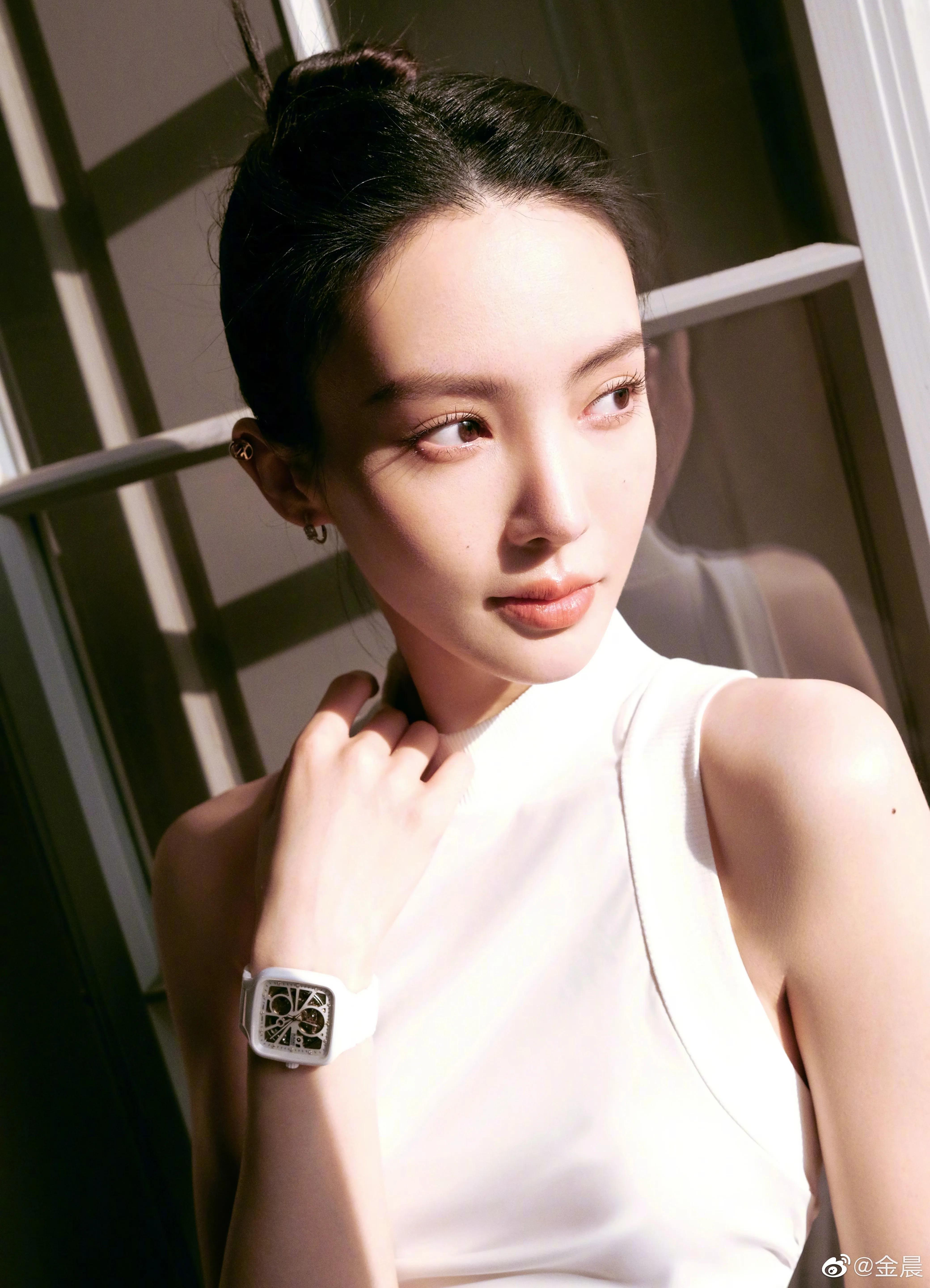 Jin Chen, hello April - iMedia