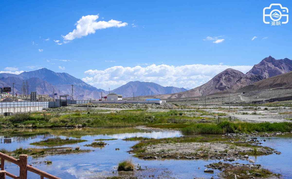 A magical fountain appears in Kunlun Mountain. It is 3,800 meters above ...