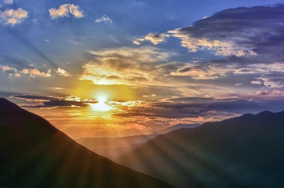 10 poems to liberate the soul, pessimistic view is "self-anesthesia ...