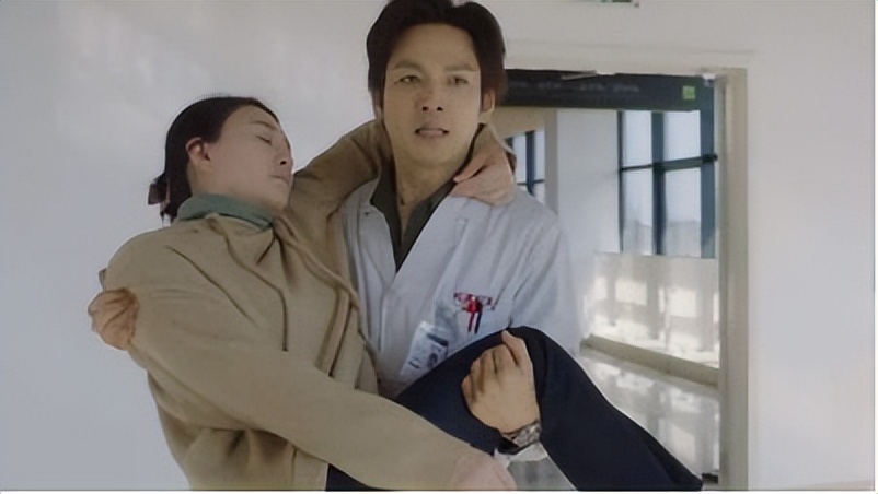 Full of muscles, hugging actresses with ease, the self-discipline of ...