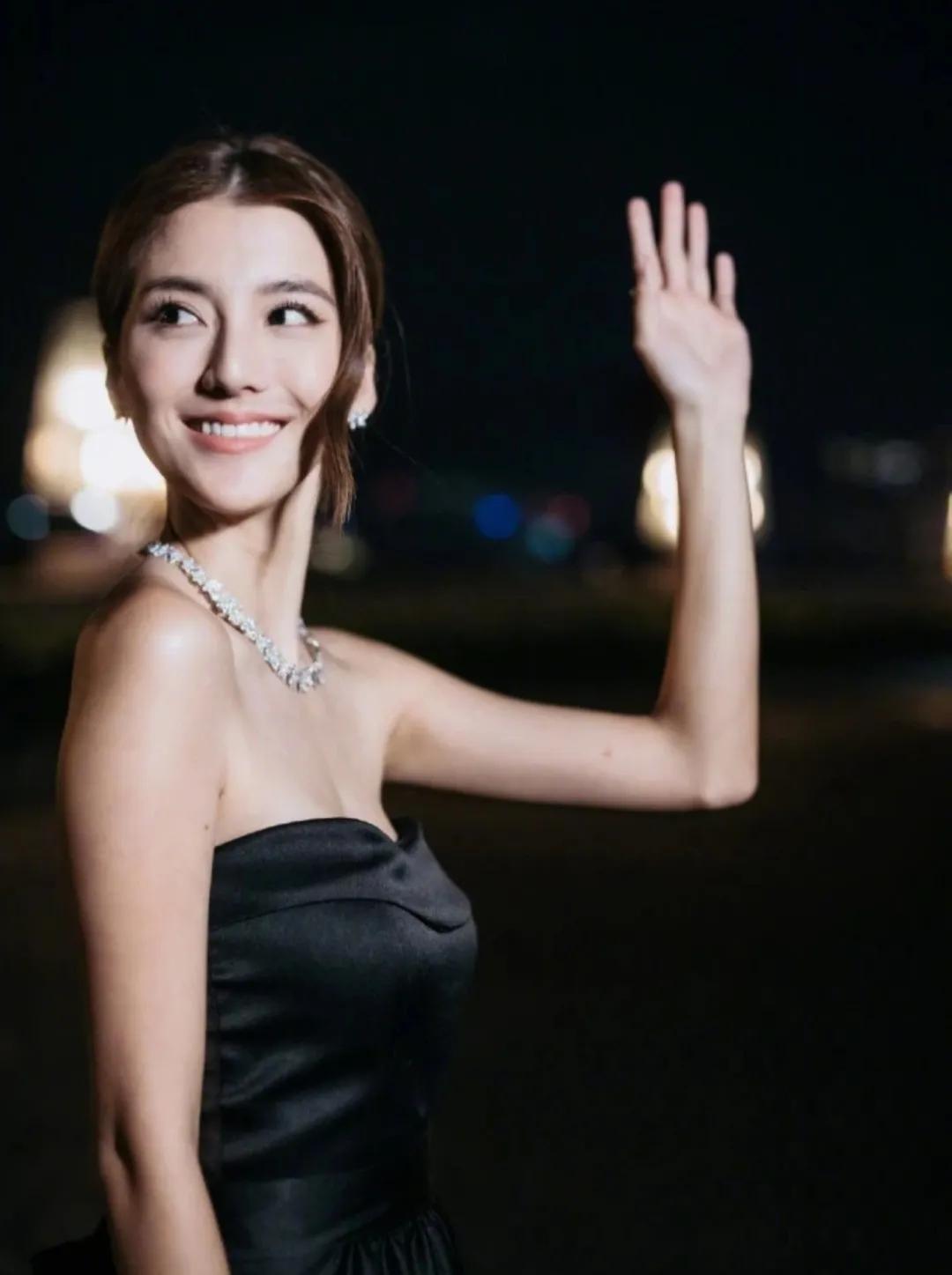 Hong Kong actress Karena Ng is sexy and charming - iNEWS