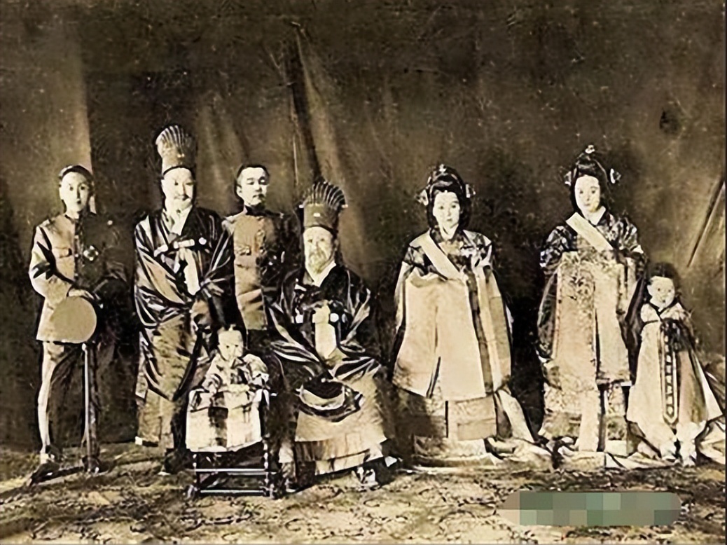 How did the Joseon Dynasty in the twelfth century shape Korean society ...