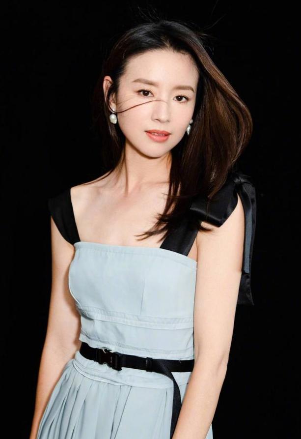 Dong Jie: From a pure and beautiful girl to a single mother, her life ...