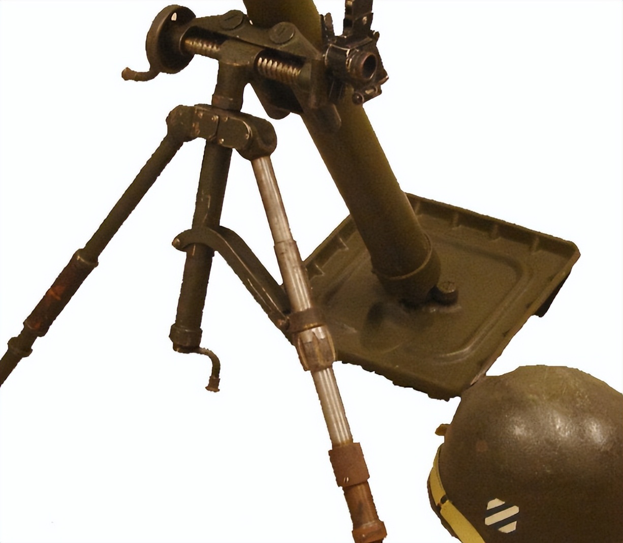 Dismantling the 60mm M2 mortar, what is its accuracy and range? - iMedia
