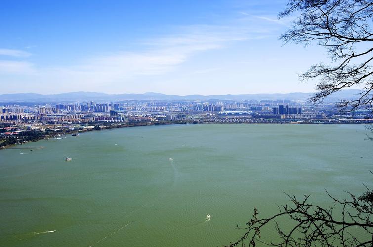 View the spectacular scene of time-lapse photography on the west ...