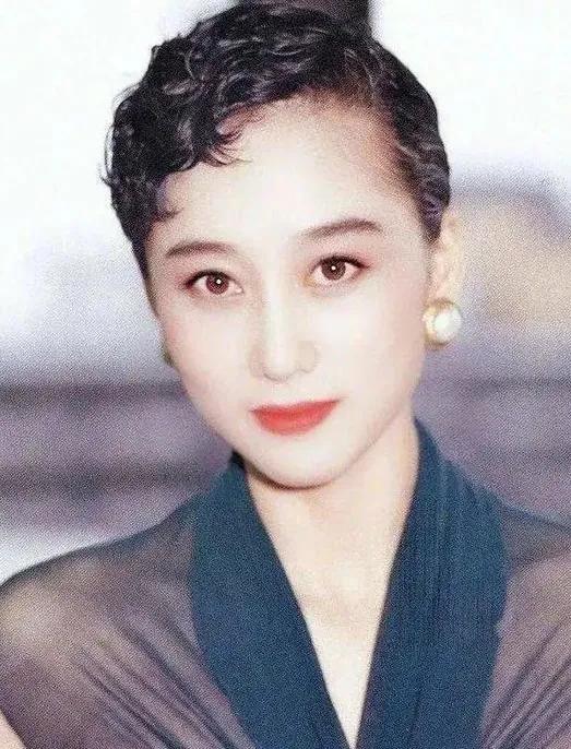 Peerless beauty Li Zhi - iNEWS