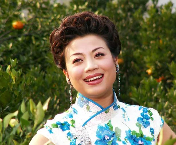 Singer Zhang Ye, and Lu Jihong have known each other for 30 years and ...