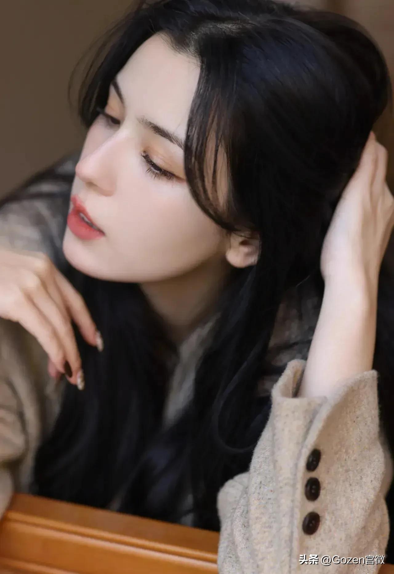 The thirty-fourth issue of "Jimei" is a photo of beautiful women with ...